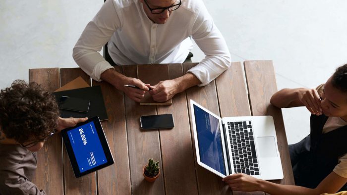 Reglas para el uso del celular en el trabajo: cómo y cuáles definir